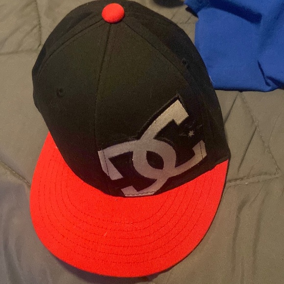 DC | Accessories | Dc Fitted Hat Black And Red | Poshmark